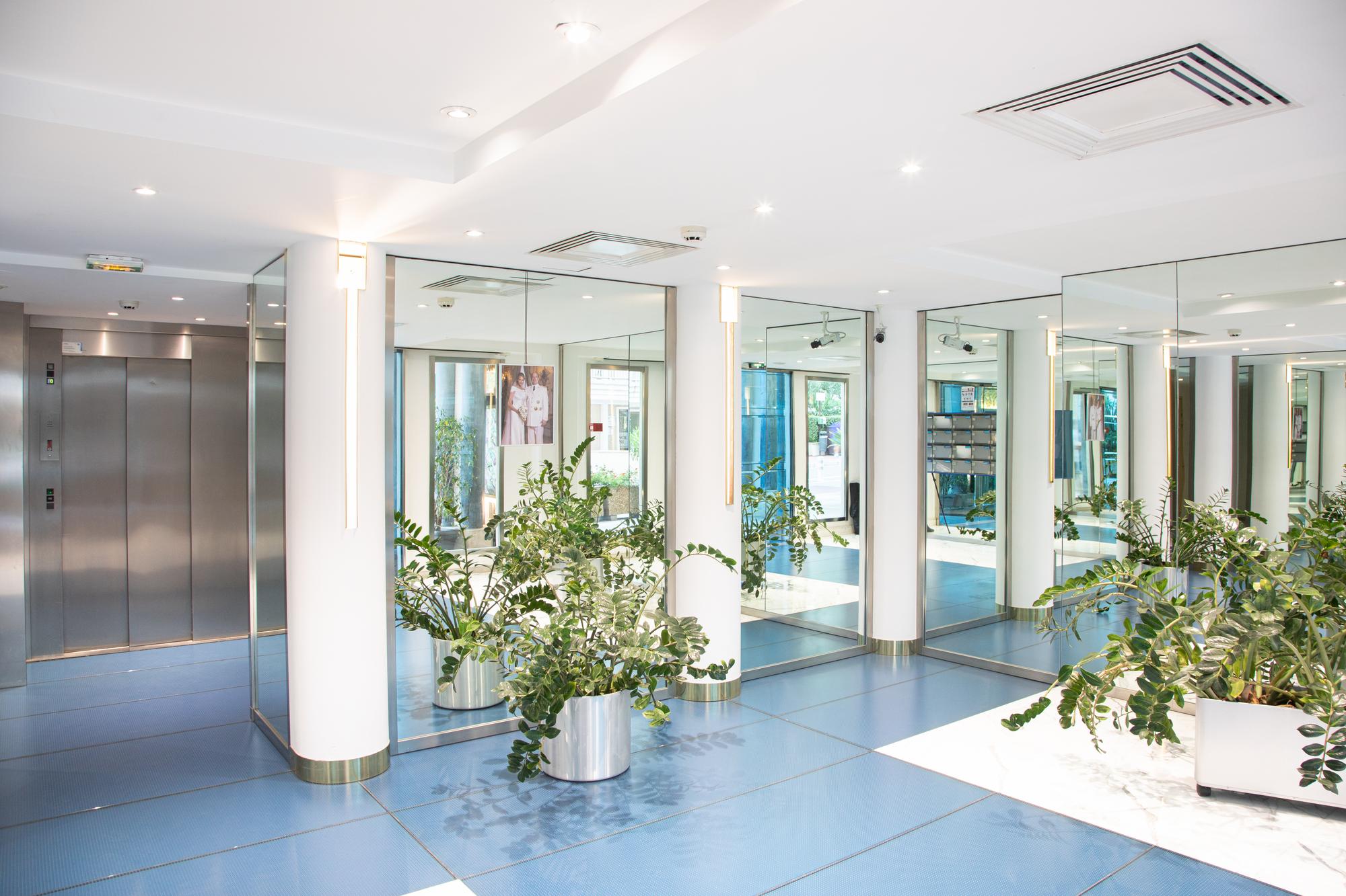 Gorgeous renovated 3-bedroom apartment | Terrace of 95m2 - Miells ...
