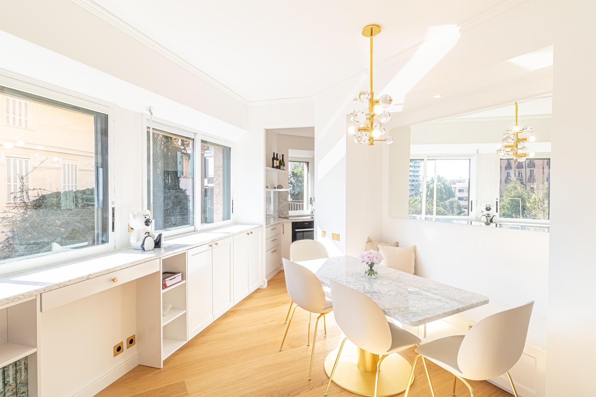 Splendid, large 1-bedroom | Renovated, swimming pool, concierge ...